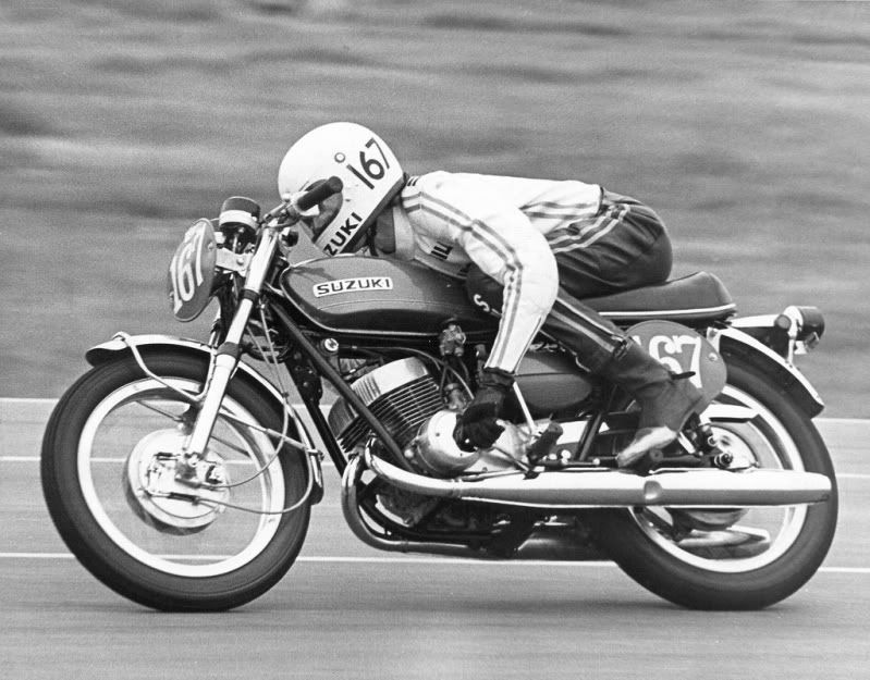 Tucked in 70's racing style | Suzuki GSX-R Motorcycle Forums Gixxer.com